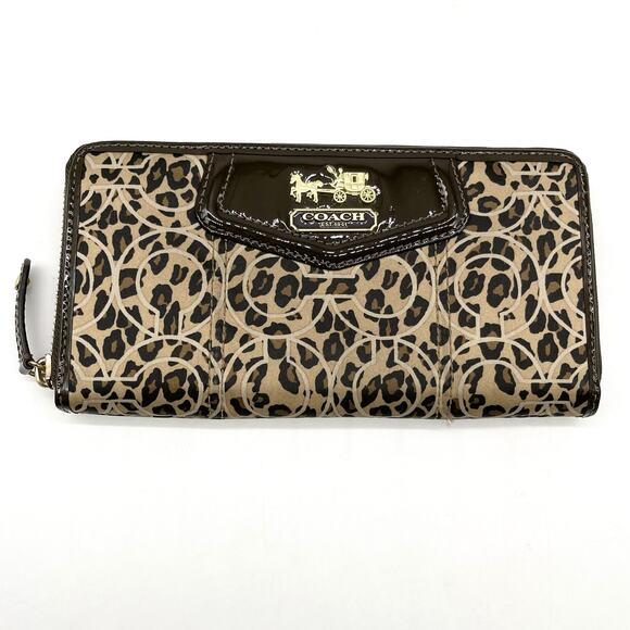 Coach | Bags | Coach Women Zippy Wallet Optic C Leopard Animal Print ...